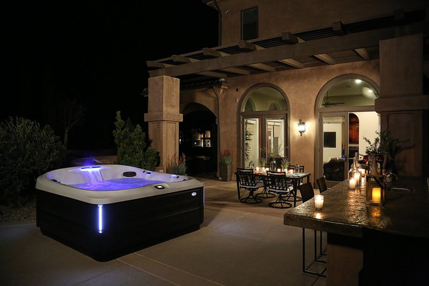 J-300™ Luxury Hot Tub Collection | Jacuzzi.com | Jacuzzi®