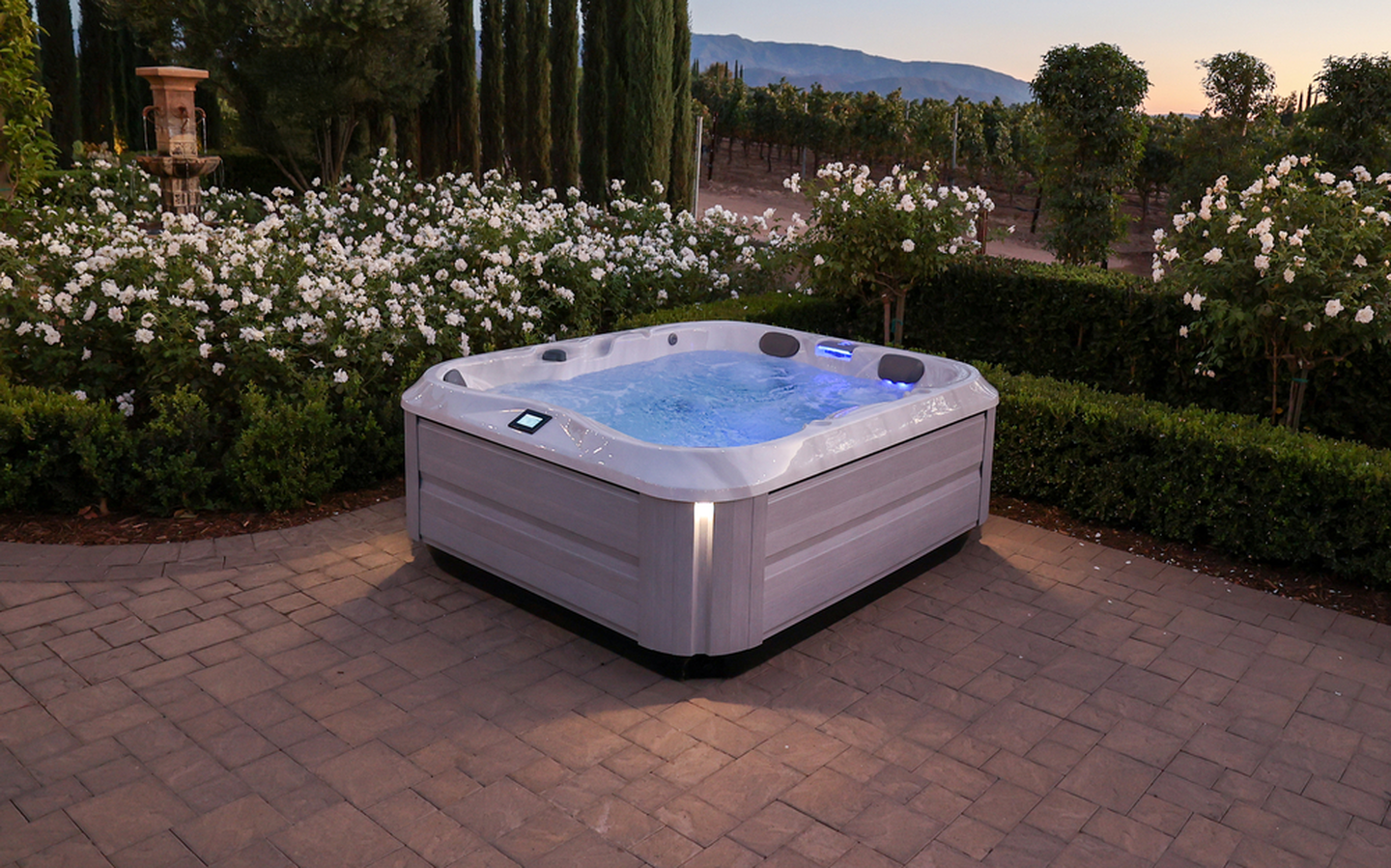 How to trade in your hot tub | Jacuzzi® Canada