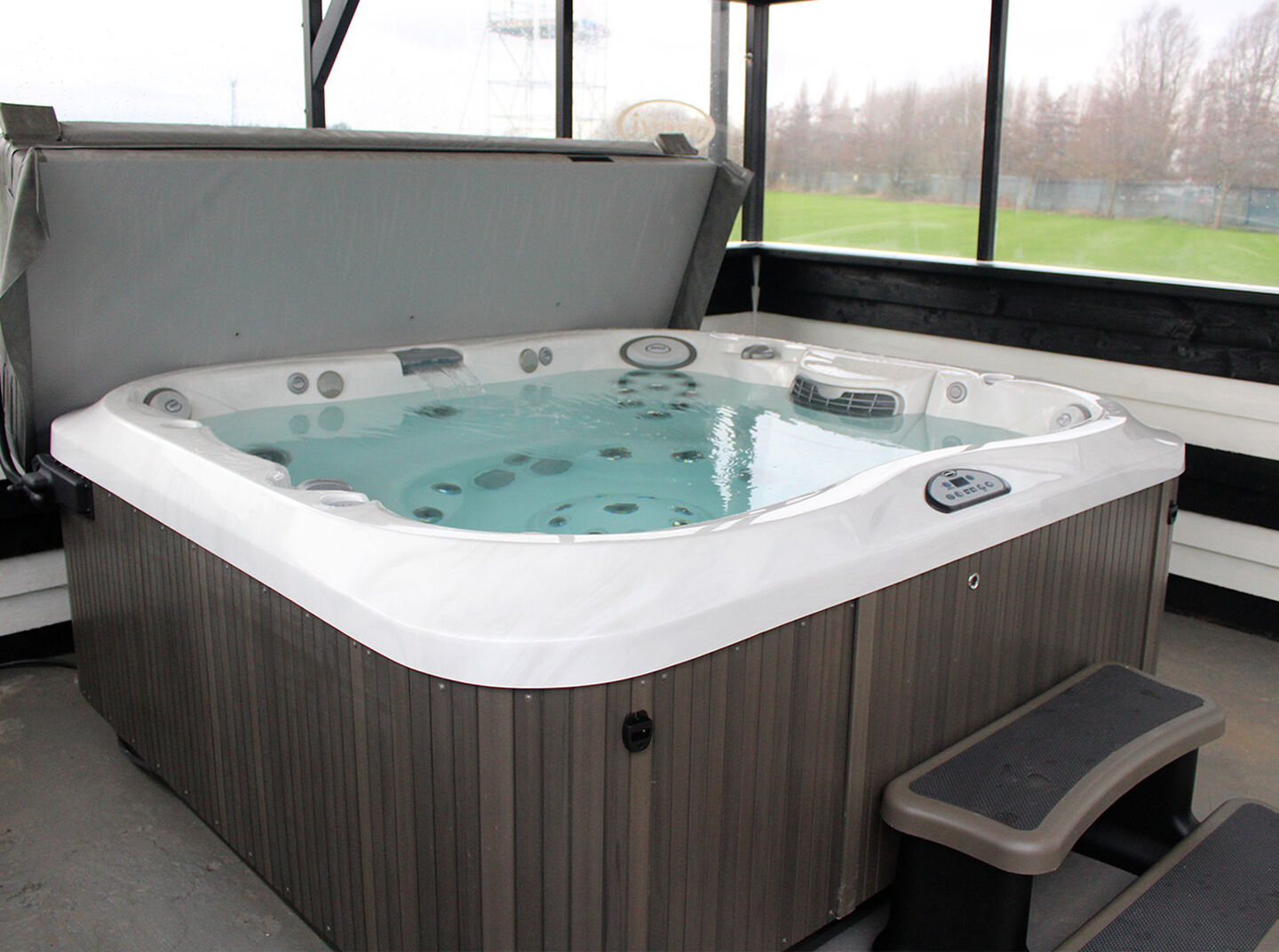 UK Hull FC Rugby Club | Jacuzzi.com | Jacuzzi®