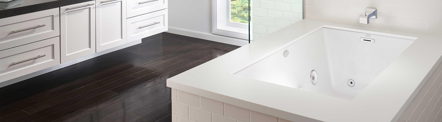 Whirlpool Bathtubs | Jacuzzi.com | Jacuzzi®