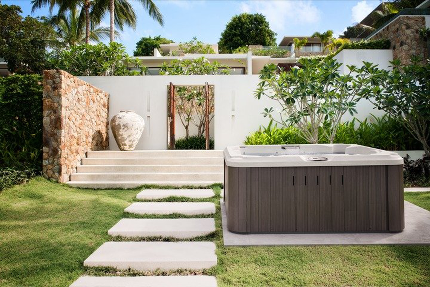 J-200™ Luxury Hot Tub Collection | Jacuzzi.com | Jacuzzi®