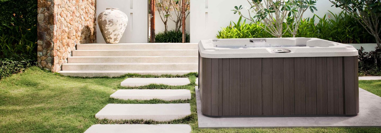 J-200™ Luxury Hot Tub Collection | Jacuzzi.com | Jacuzzi® Canada