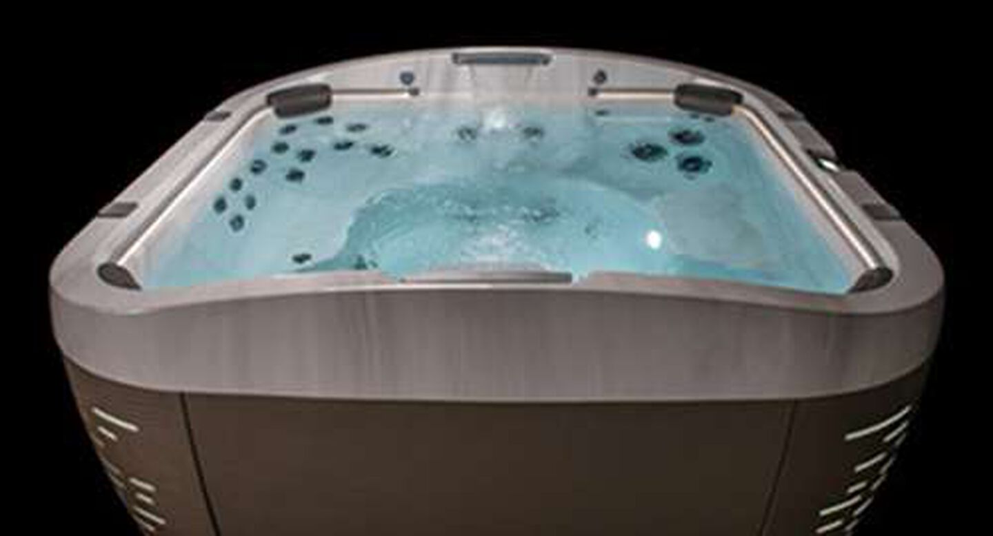 Hot Tub Promotions & Offers | Jacuzzi.com | Jacuzzi®