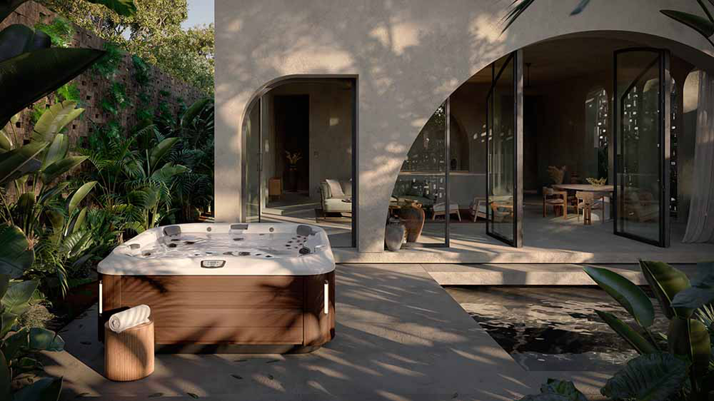 Low cost hot tubs – will cheap cost you? | Jacuzzi®