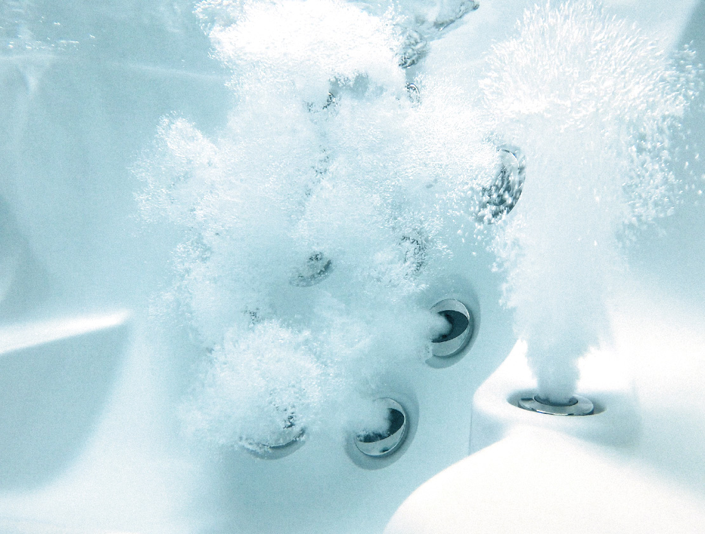 What is Jacuzzi® Hydrotherapy | Jacuzzi.com | Jacuzzi® Canada