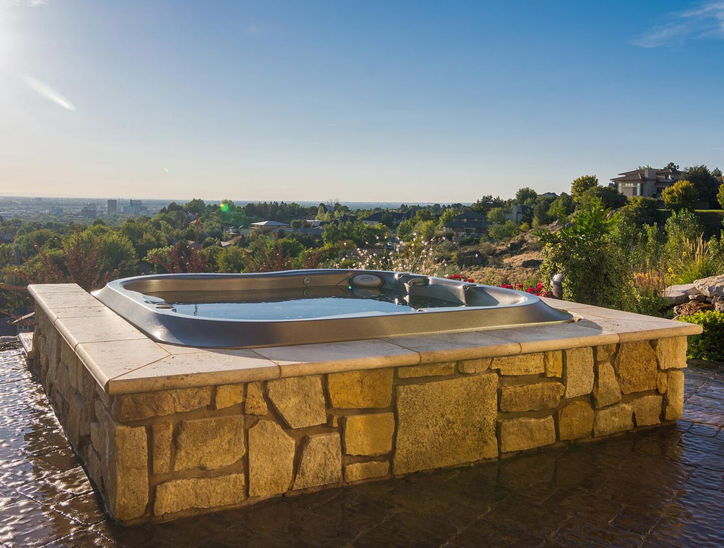 Jacuzzi® Buyers Guide | Jacuzzi.com | Jacuzzi®