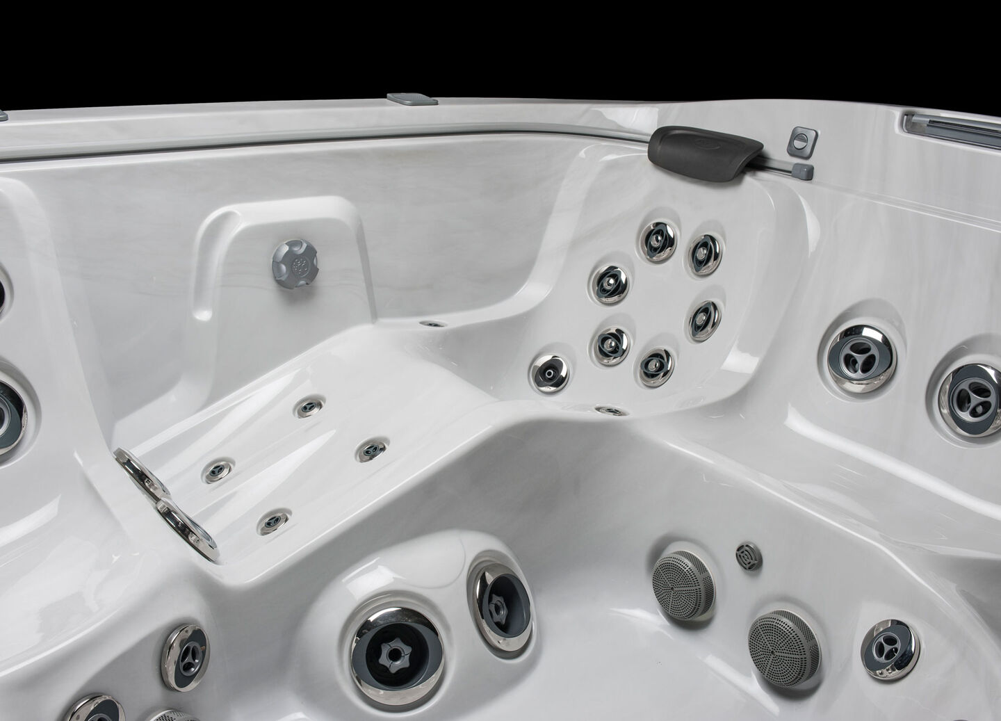 Design Your Own Hot Tub | Jacuzzi.com | Jacuzzi®