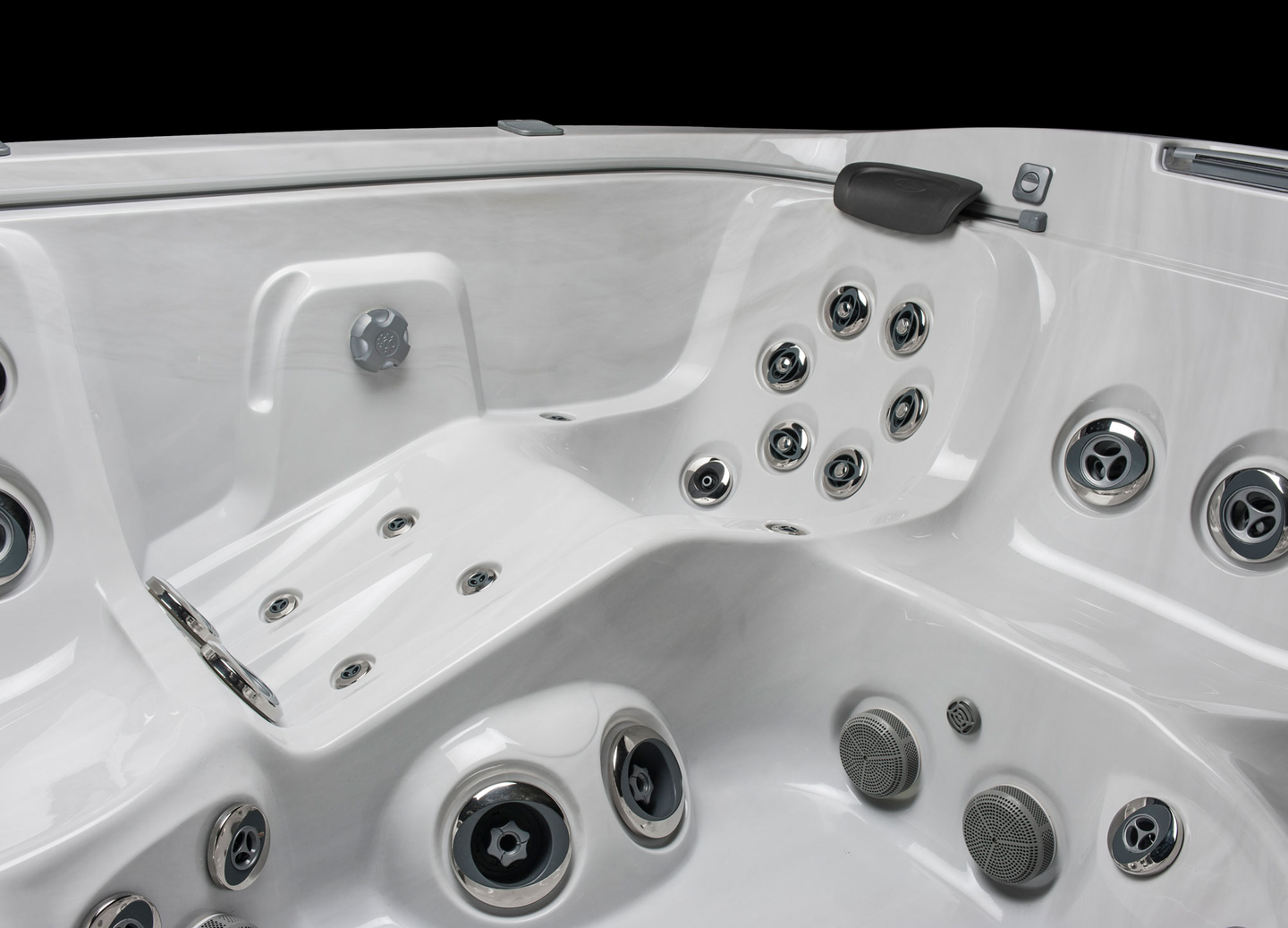 Design Your Own Hot Tub | Jacuzzi.com | Jacuzzi® Canada