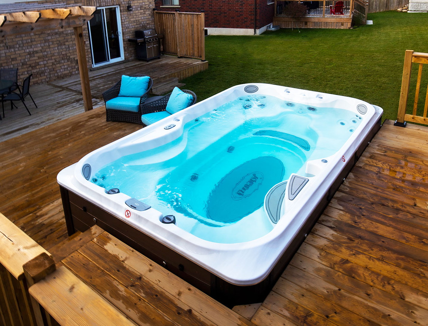 Shop Hot Tubs, Swim Spas, Infrared Saunas & More | Jacuzzi® UK