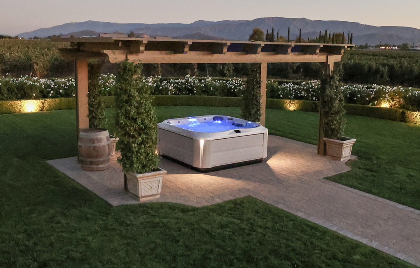 Hot tub therapy for more natural endometriosis treatment | Jacuzzi® Canada