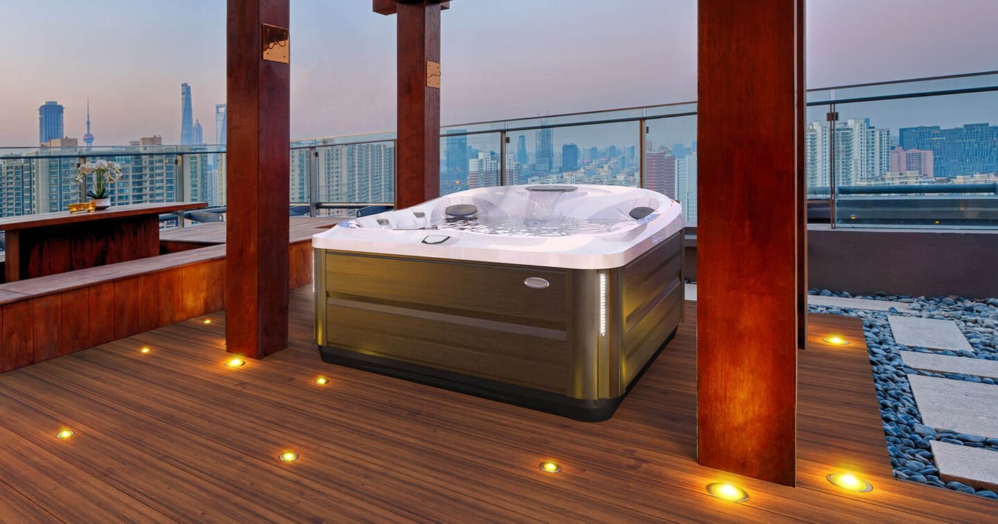 Jacuzzi® Indoor & Outdoor Hot Tubs | Jacuzzi.com | Jacuzzi®