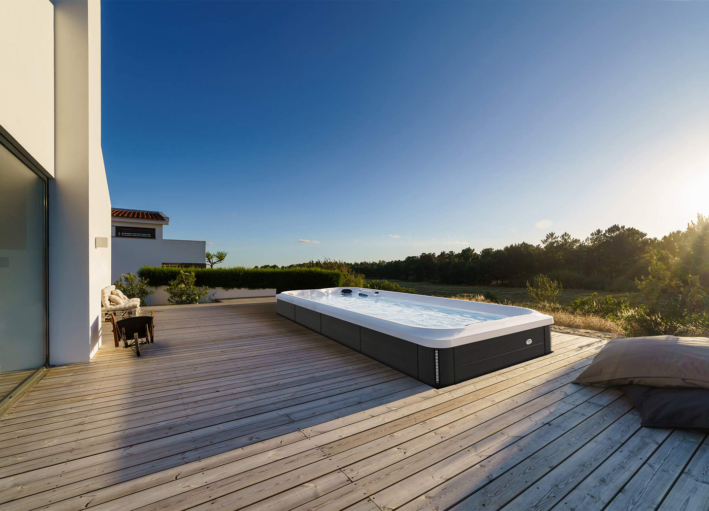 Swim Spas | Indoor & Outdoor Swim Spas | Jacuzzi.com | Jacuzzi® Canada