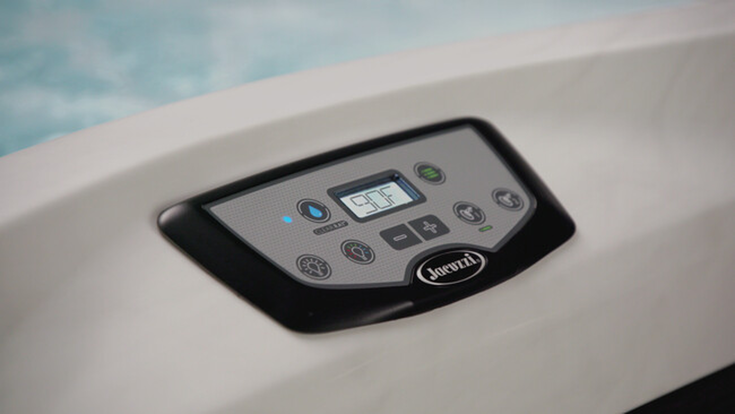 Jacuzzi® UK Hot Tub Servicing | Jacuzzi® United Kingdom