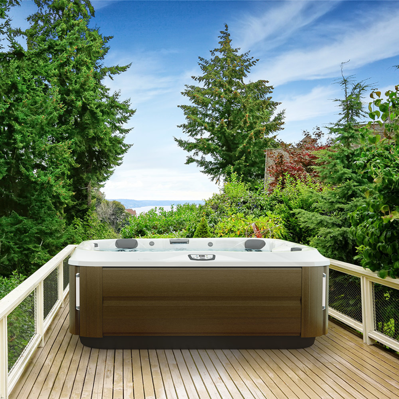 Jacuzzi® J-300™ Hot Tub Series | the redesigned Jacuzzi® Hot Tub collection | Jacuzzi® EMEA