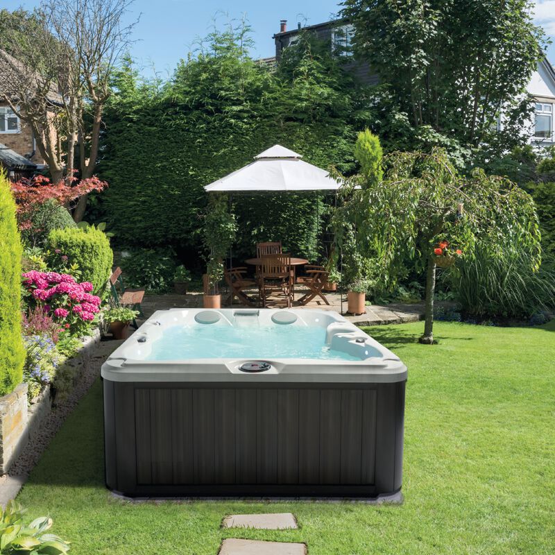 Mini Pool J-200™| Complete and versatile outdoor hot tub | Jacuzzi ...