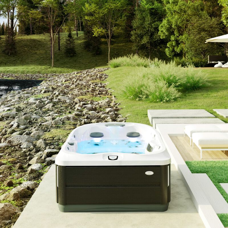 J-400™ | Outdoor and indoor hot tubs | Jacuzzi® Mini Pools | Jacuzzi® EMEA